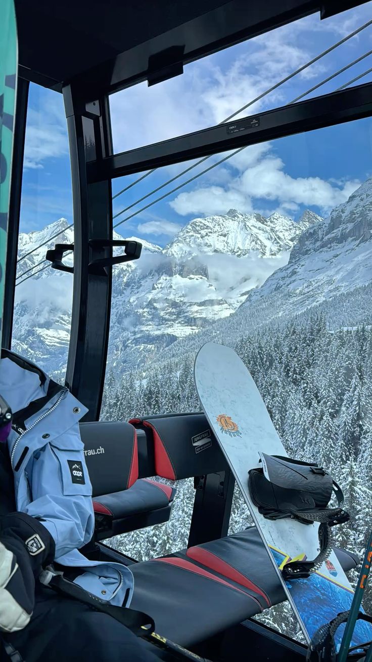 Snowboarding vs Skiing: Which Is Easier to Learn?