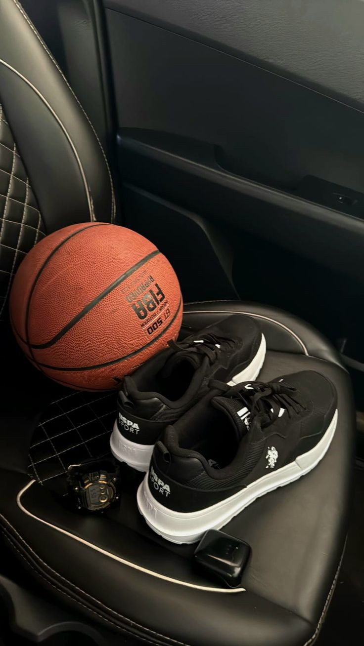 Health Benefits of Playing Basketball Regularly: Advantages